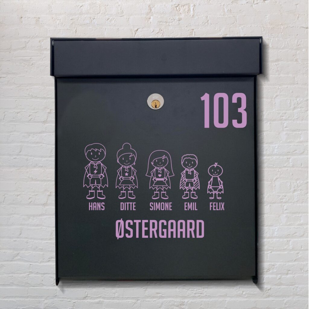 Postkasse sticker familie hvor familien ligner superhelte